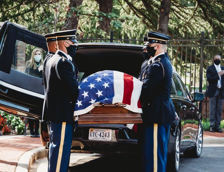 Members of the US Army 3d Infantry Regiment, The Old Guard, Charlie ...